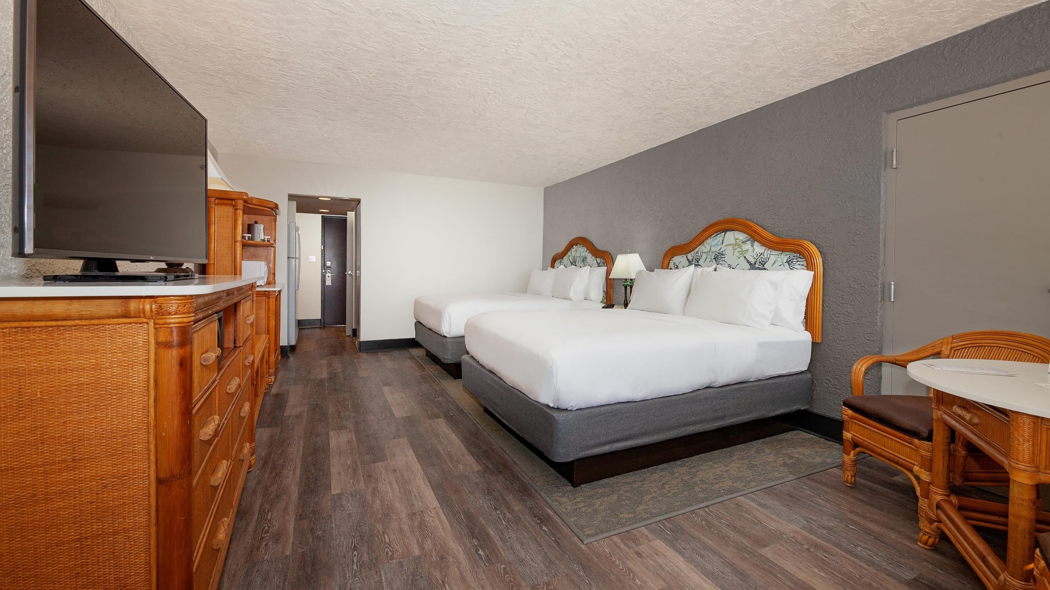 2 Queen Beds Lower Level Gulf Front | Holiday Inn Resort